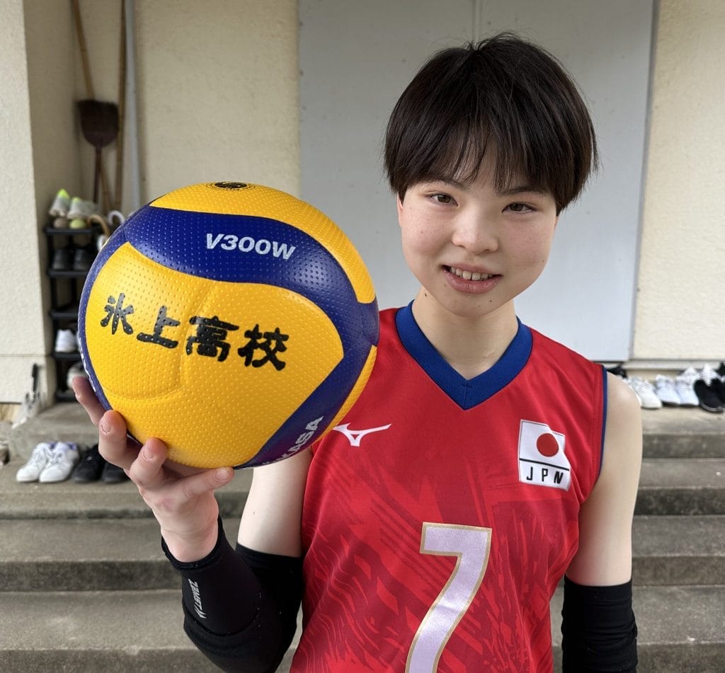 U18バレー日本代表でアジア大会に 古豪・氷上のミドルブロッカー 溝上さん「強気のプレーで」 - 丹波新聞